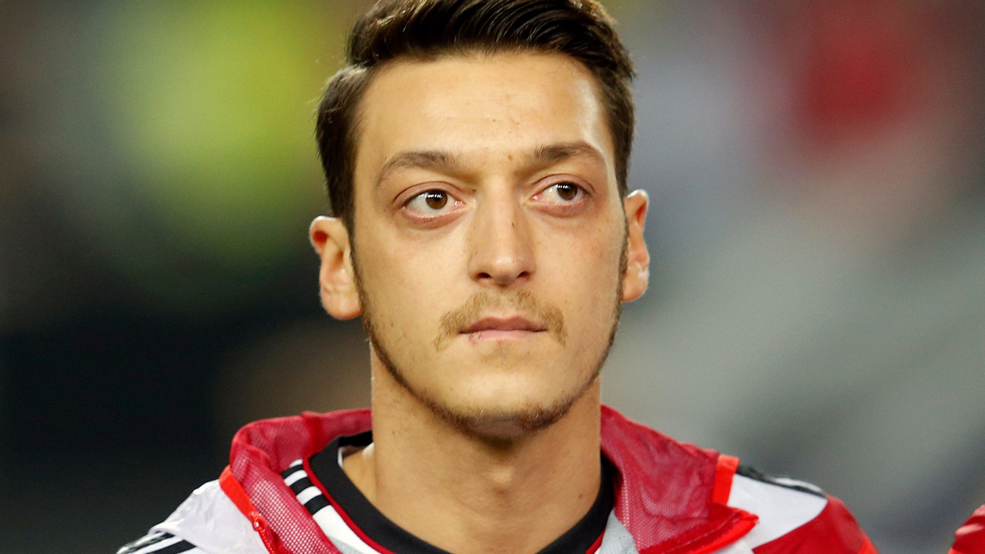El alemán Mesut Ozil anuncia su retirada del fúbol
