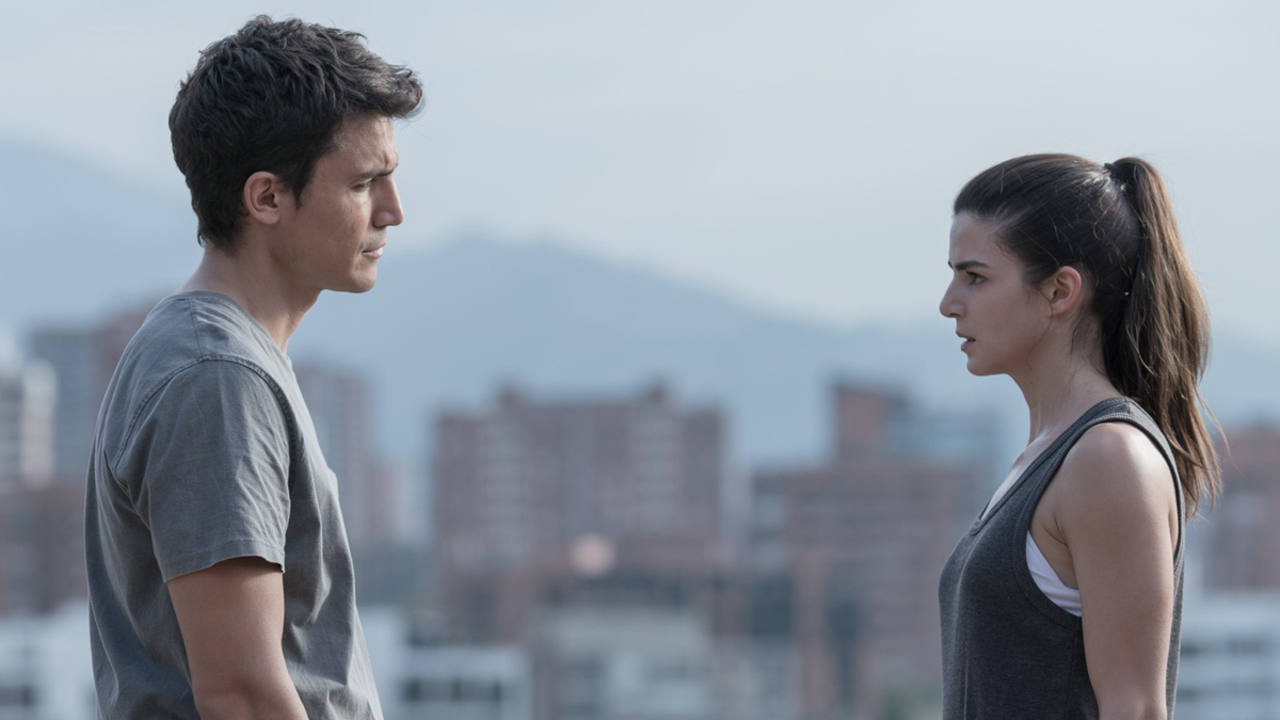 Clara Lago y Álex González ruedan el thriller romántico 'Órbita 9 ...