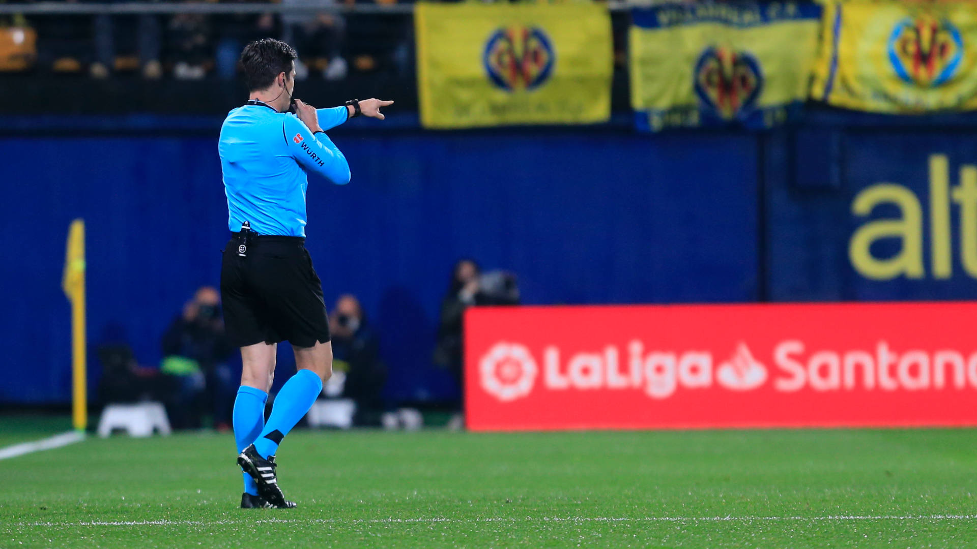 Los árbitros denuncian "ataques" de LaLiga y amenazan con huelga