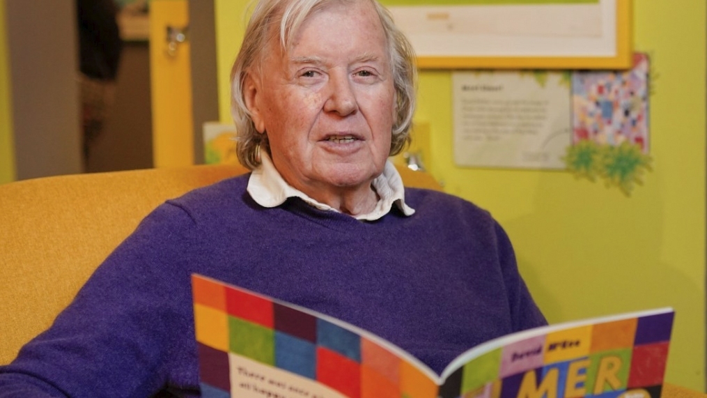 Muere David McKee, autor e ilustrador de Elmer, a los 85 años