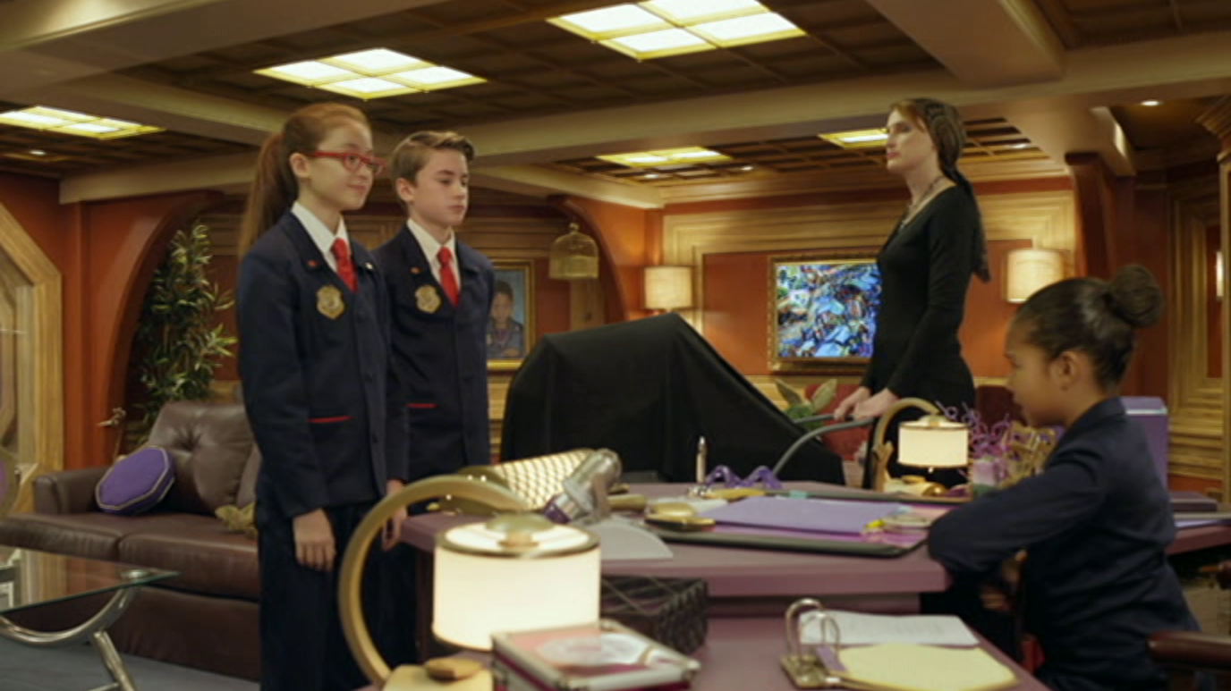 División O - Dos agentes y un bebé - RTVE.es