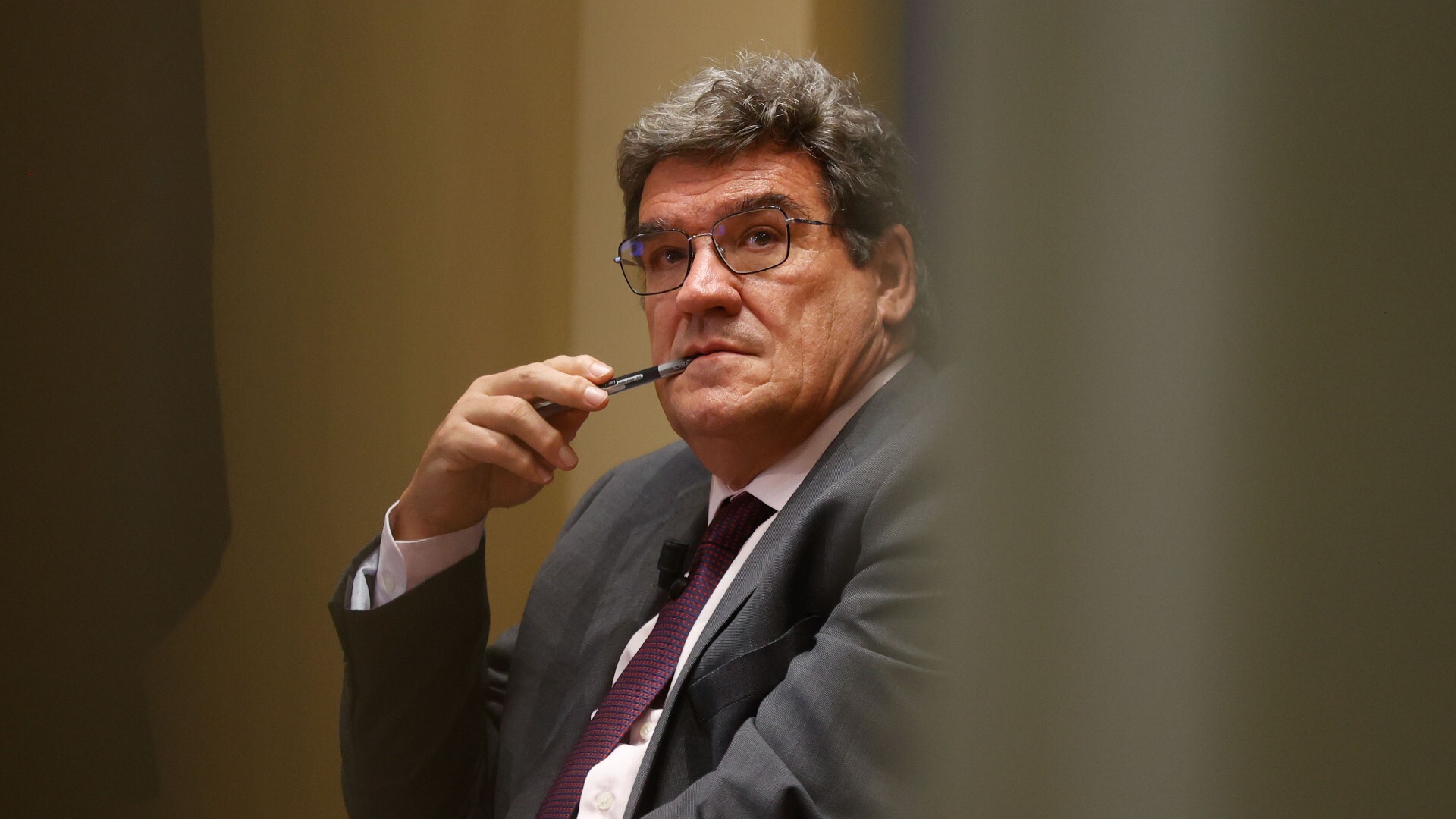 Escrivá defiende que la base máxima de cotización suba cada año con la ...