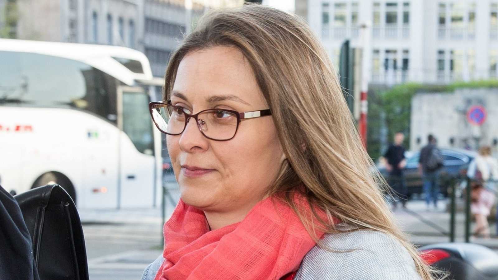 La exconsellera huida en Bélgica Serret se entrega ante el Supremo