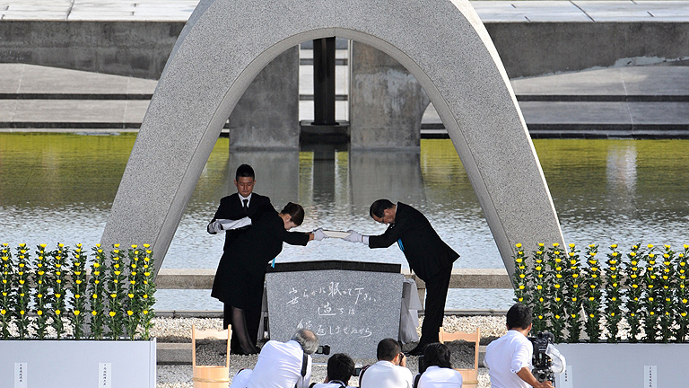 Hiroshima conmemora 67 años de la bomba atómica en pleno debate nuclear ...