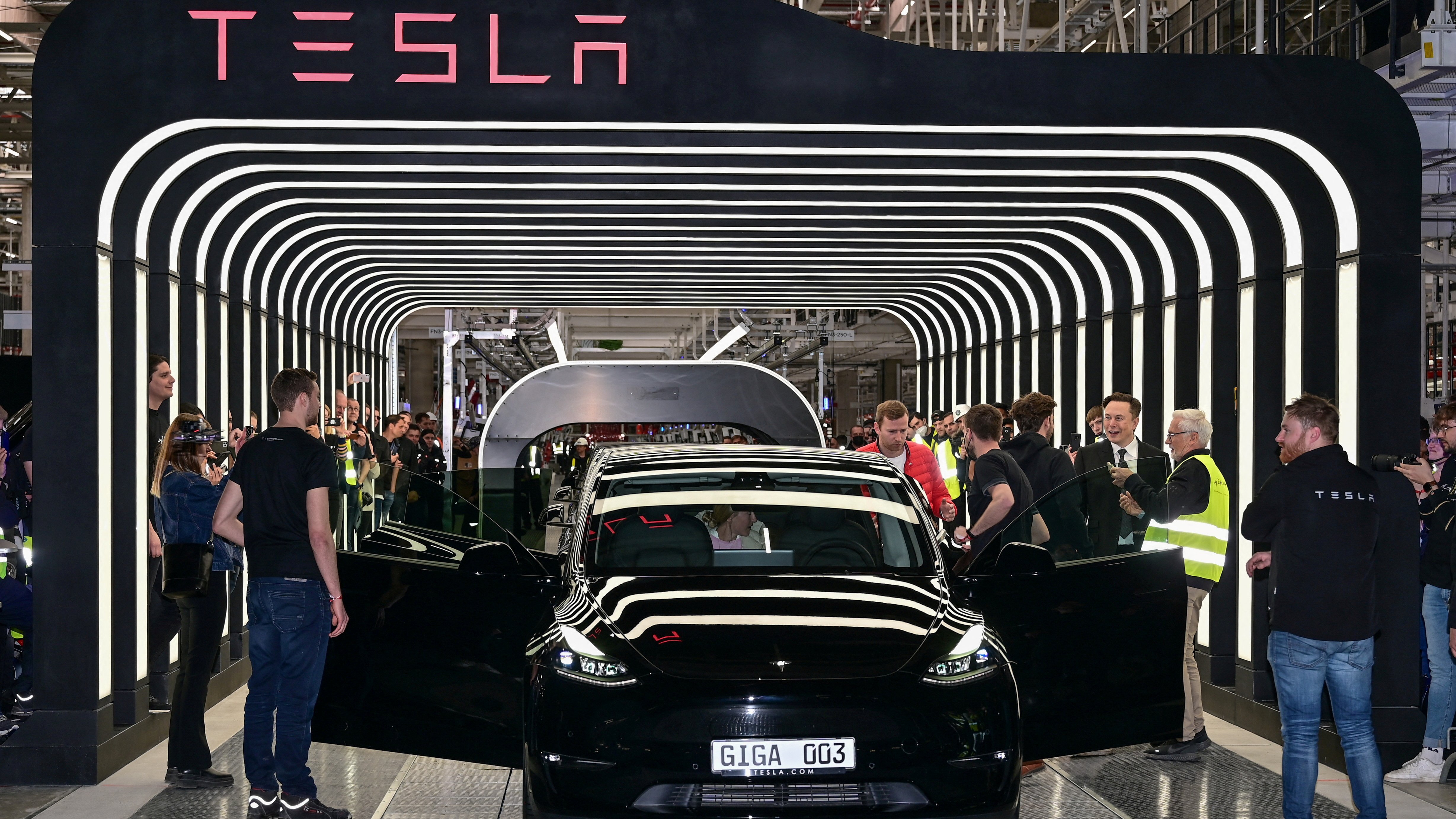 Tesla revisará más de 350.000 vehículos en Estados Unidos