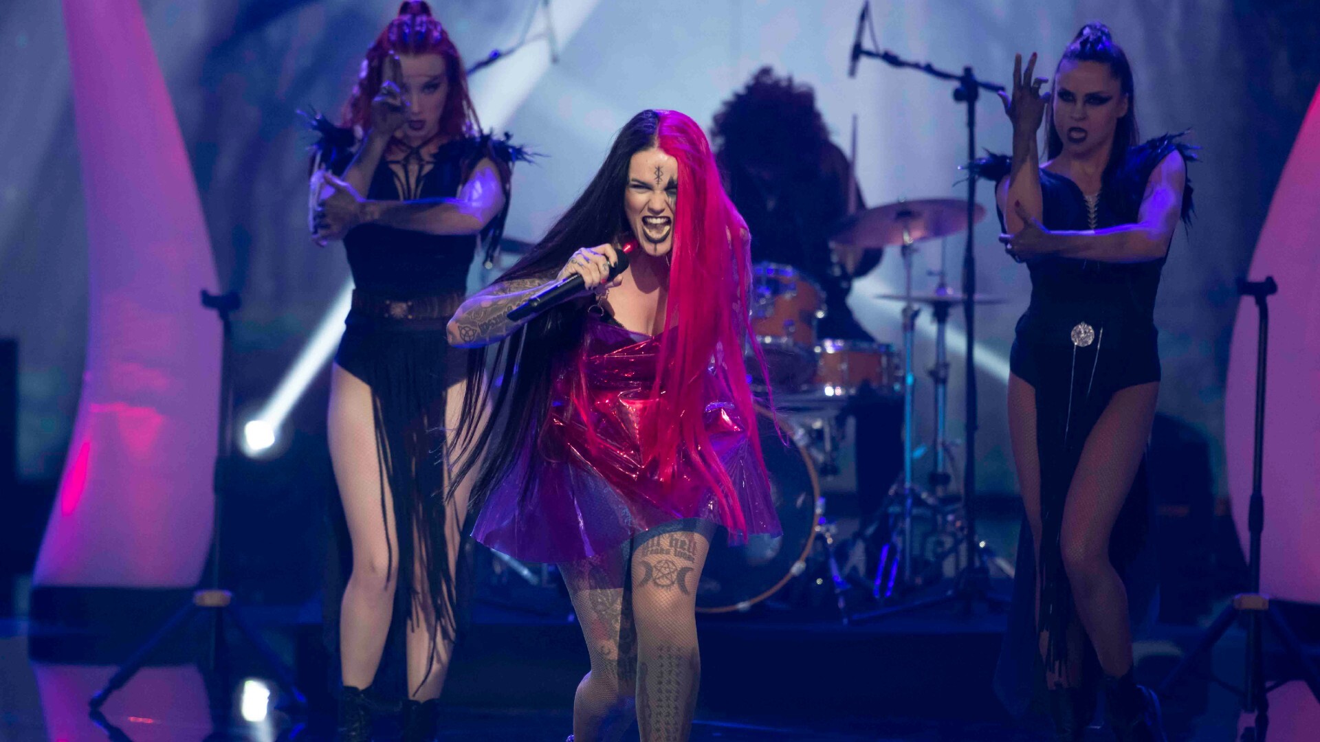 Megara: Llegó su cantante y dimitió la mitad del grupo