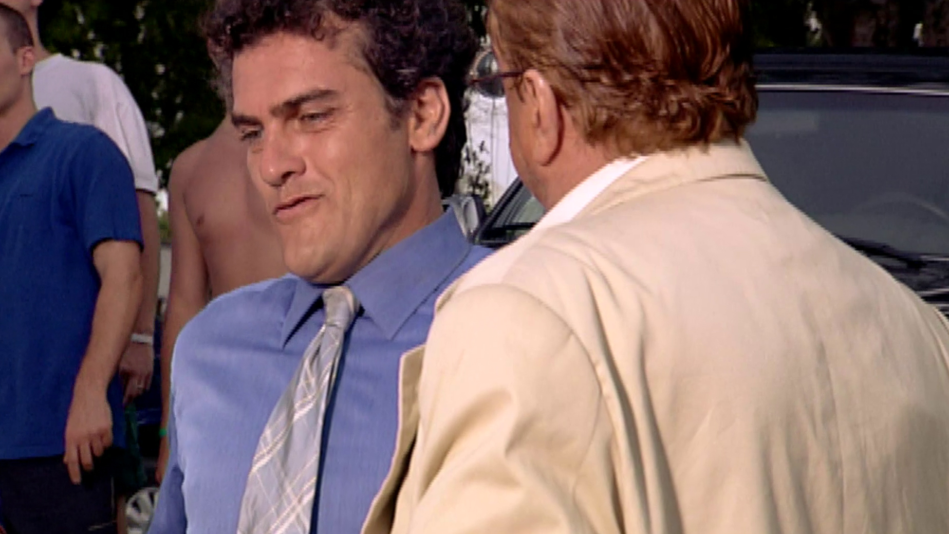 Paraíso - Temporada 1 - Episodio 13: La ballena varada