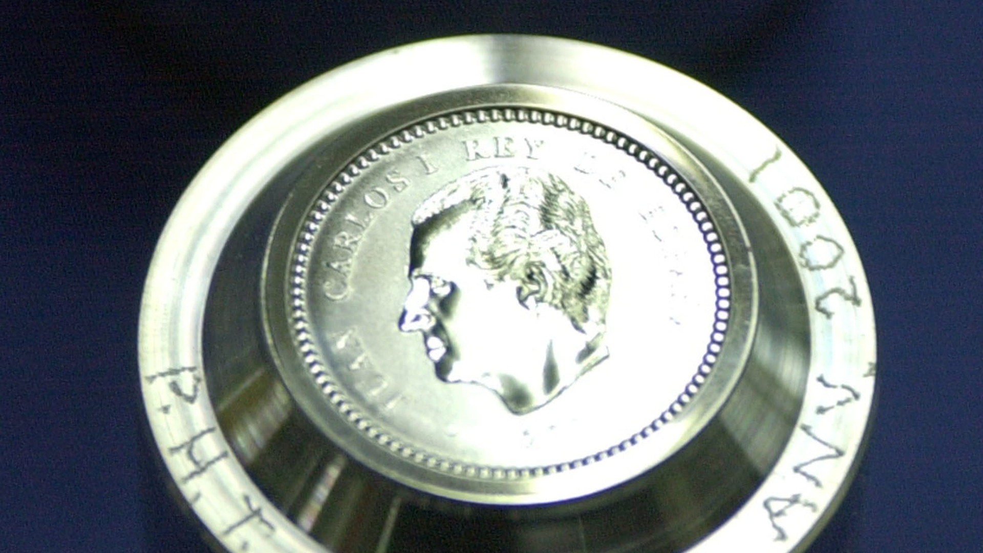 La vida de las últimas monedas de peseta que quedan en España