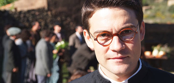 Roger Coma es Vicente Enrique y Tarancón | RTVE.es