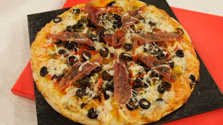 Receta de Pizza de pimientos y jamón al orégano