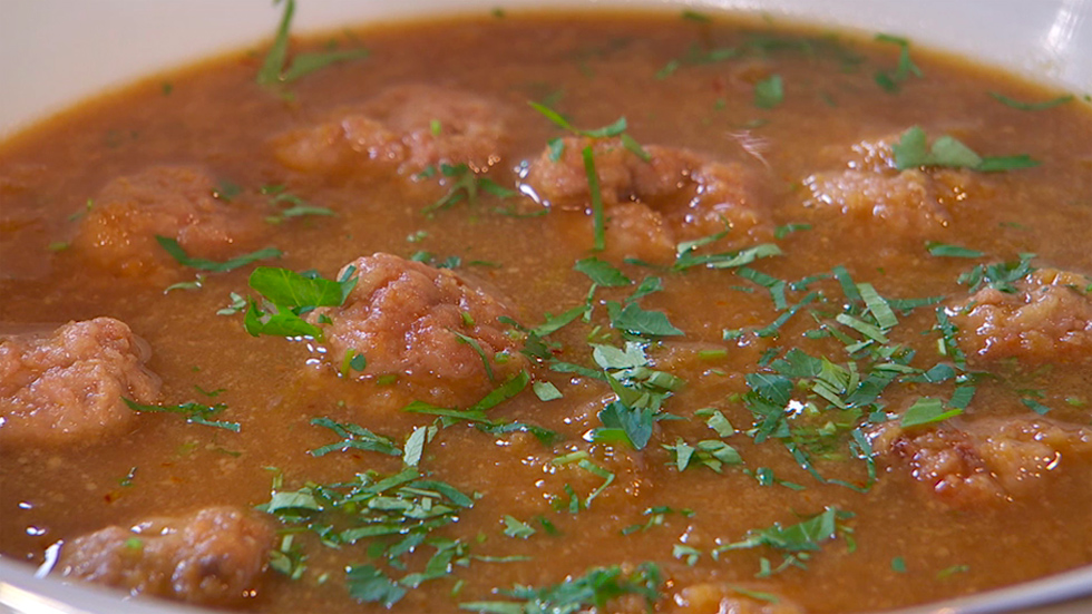 Receta de Sopa de pan tostado y albóndigas