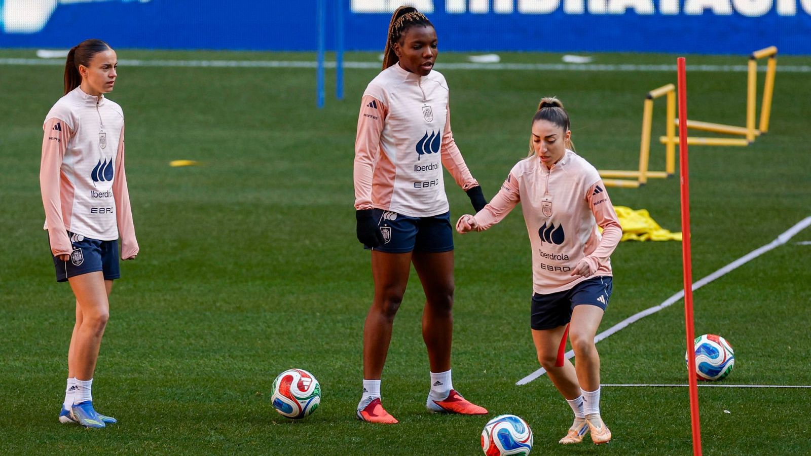 หลุดฉากหนัง