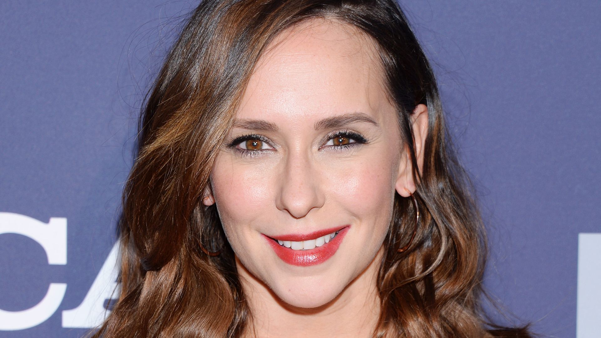 La Actriz Jennifer Love Hewitt Jennifer Love Hewitt Se Muestra Sin