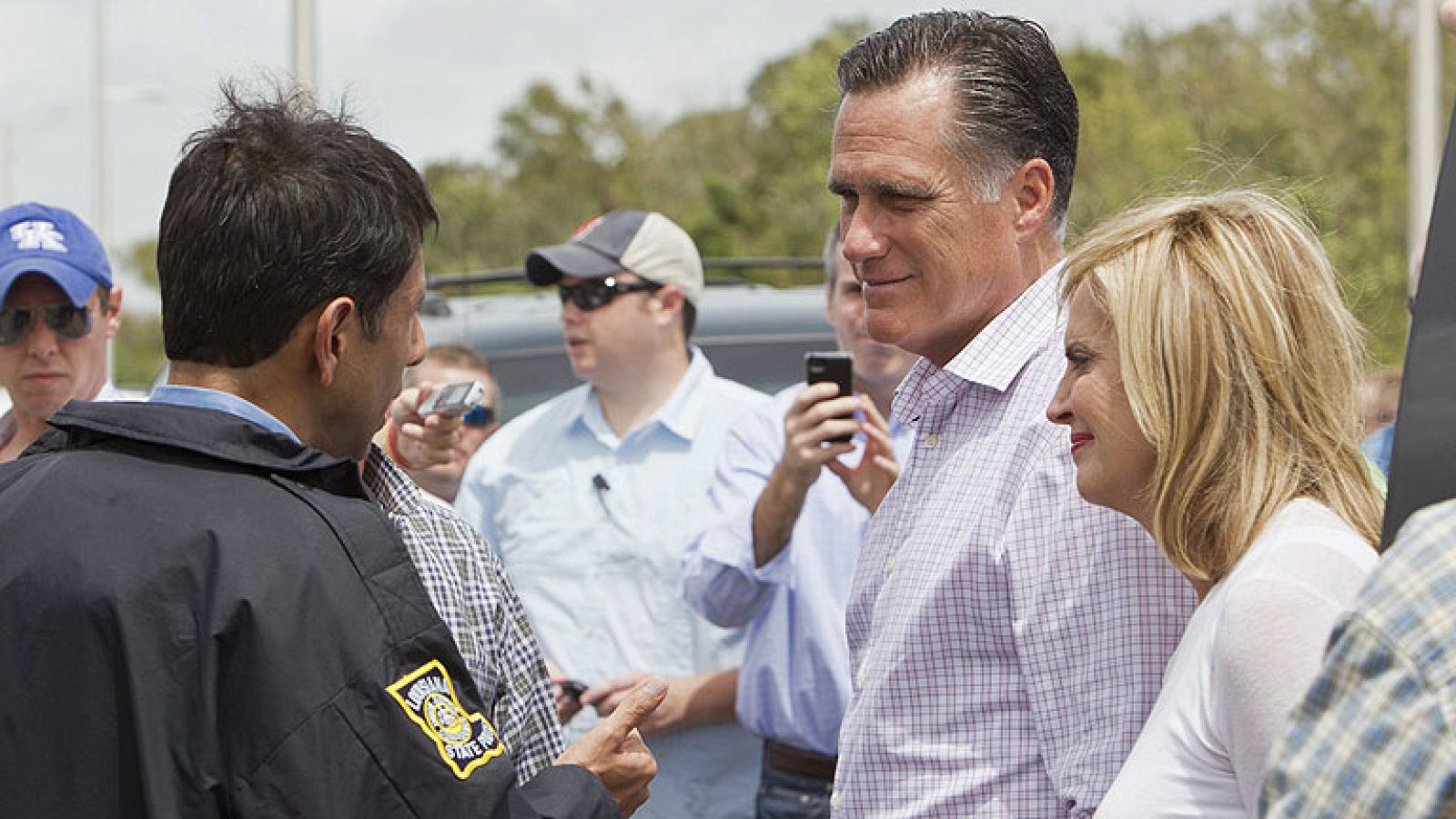 Romney visita las zonas afectadas por "Isaac" en Luisiana | RTVE