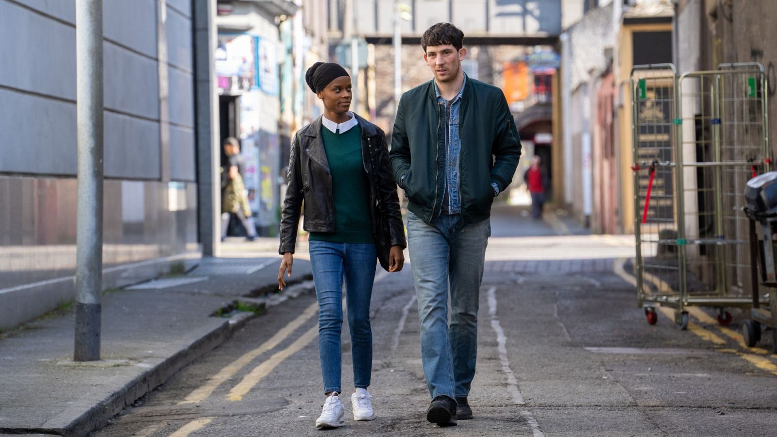 'Aisha', con Josh O'Connor: la historia real detrás de la película