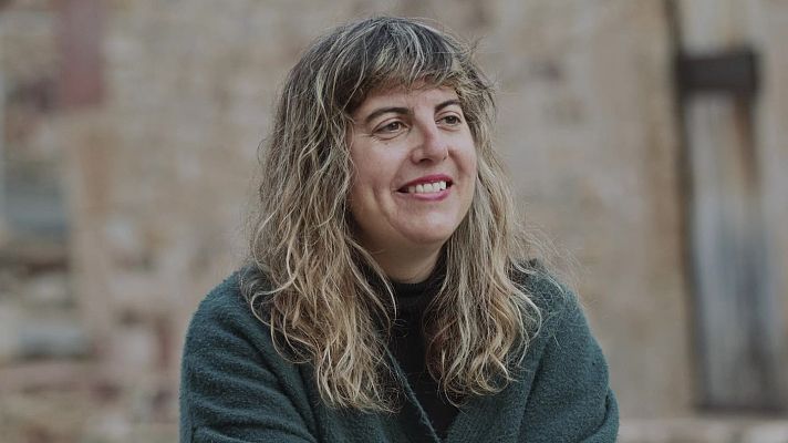 Entrevista a Laura Fernández - Un país para leerlo