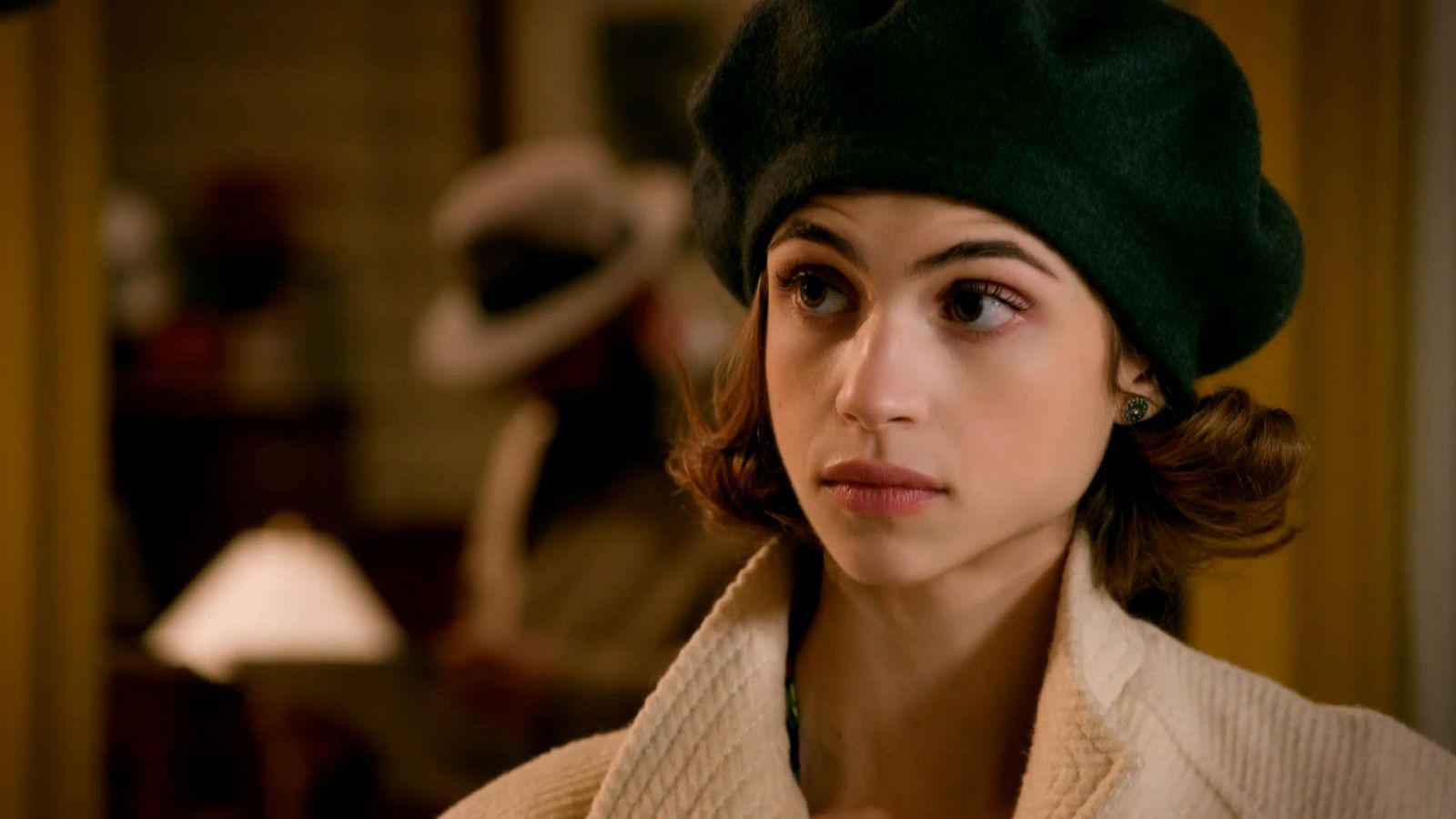 La Moderna: Don Cecilio le da a Marta dinero para su tío Higinio