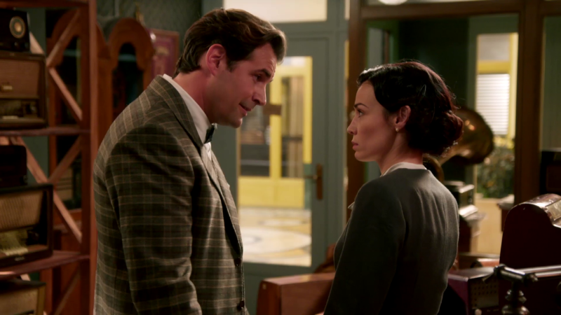 La Moderna: Mario besa a Teresa