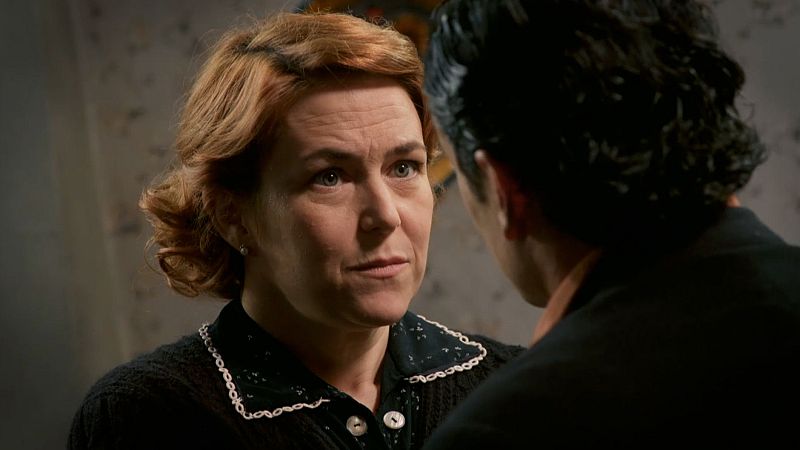 La Moderna: Pietro propone a Antonia marcharse a Italia