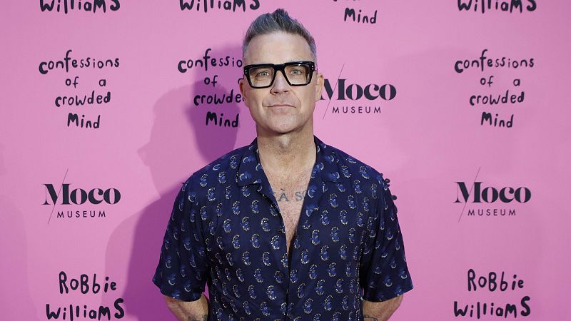 Robbie Williams cambia de arte: de estrella del pop a pintor
