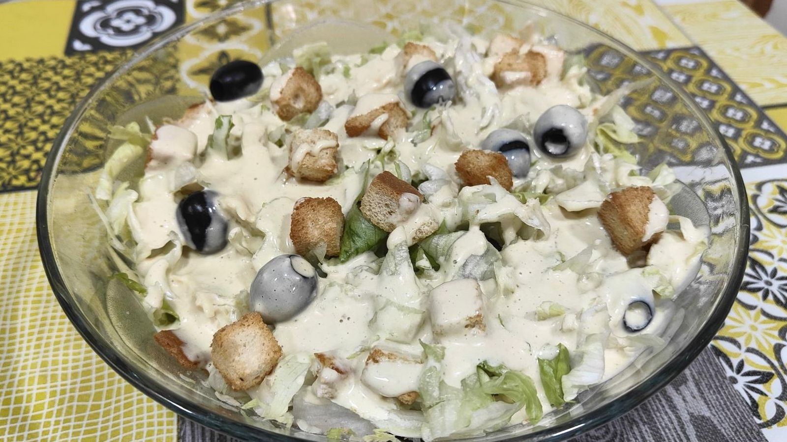 Receta de una ensalada César, fácil y para toda la familia