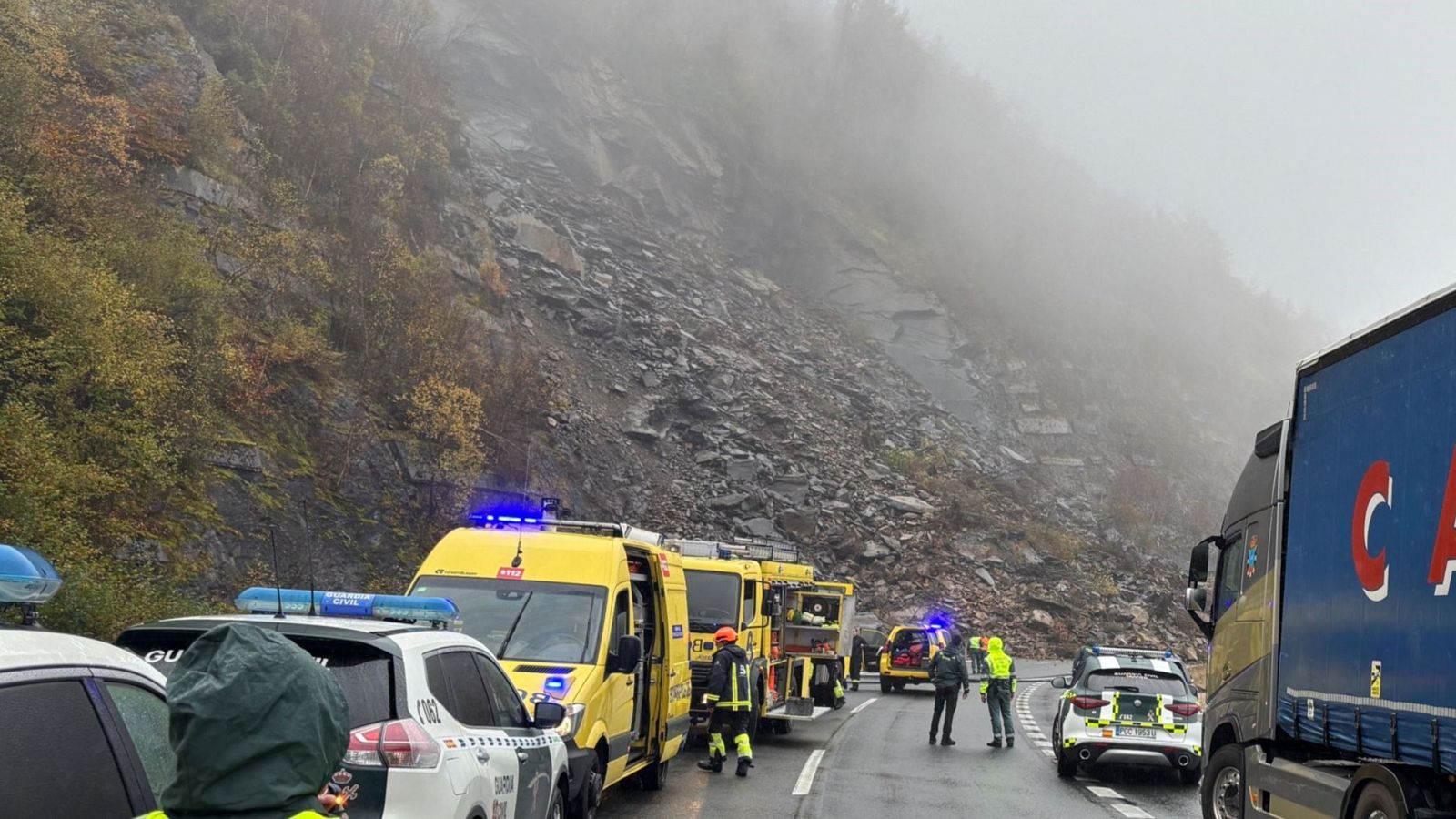 La AP-66 continúa cortada a la espera de la construcción del baipás