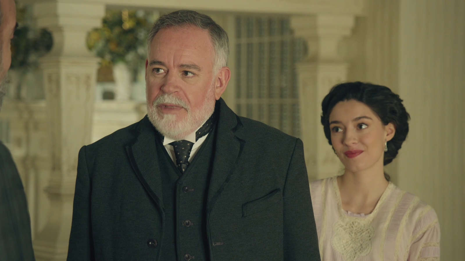 La Promesa - El doctor Ferrer dice cuándo será el parto de Catalina