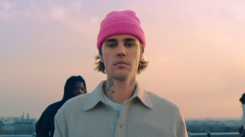 Justin Bieber publica 'Swag', su nuevo disco sorpresa