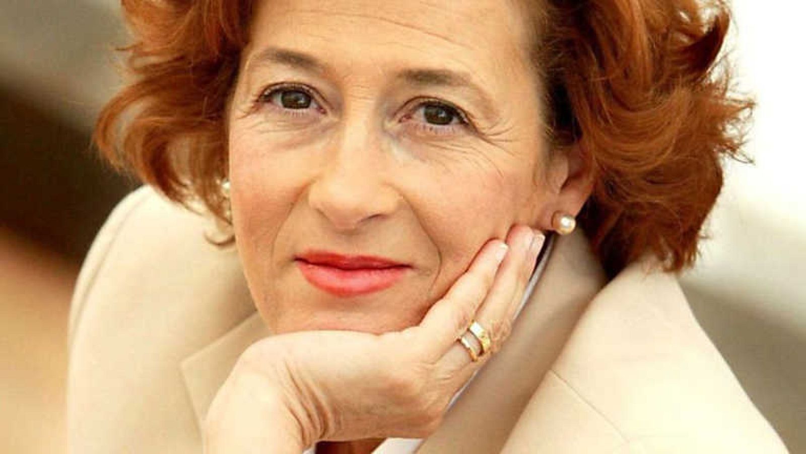 La escritora Julia Navarro nos presenta su novela "Dispara, yo ya estoy ...