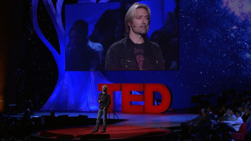 Eric Whitacre: un coro virtual de 2000 voces fuertes