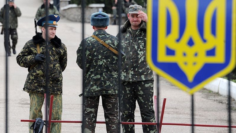 Telediario 1: Los crimeos acogen divididos entre la alegría y el temor ...