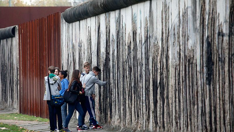 Telediario 1: La RDA, el "estado espía" más perfecto de todos los ...