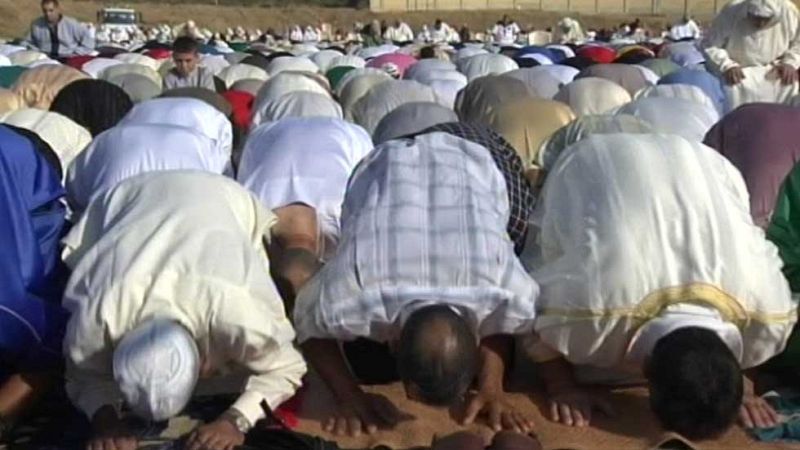 Telediario 1: Casi dos millones de musulmanes que viven en España se preparan para celebrar la ...