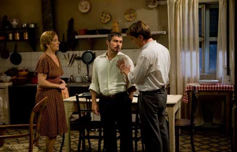 Amar - Simón espía a Carmen