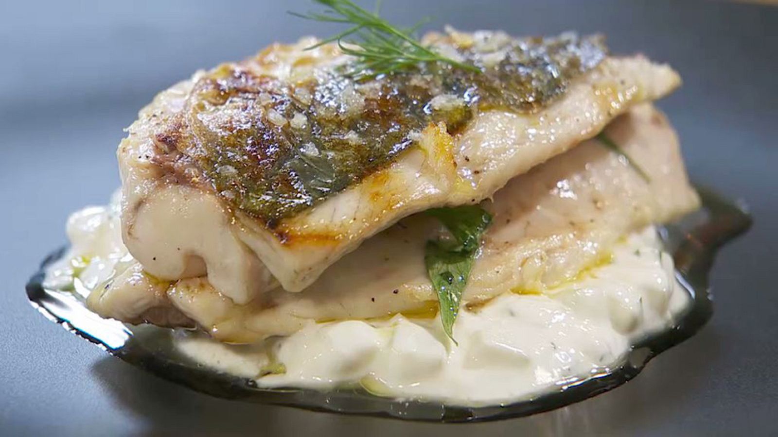 Receta de jurel a la brasa con salsa de yogur
