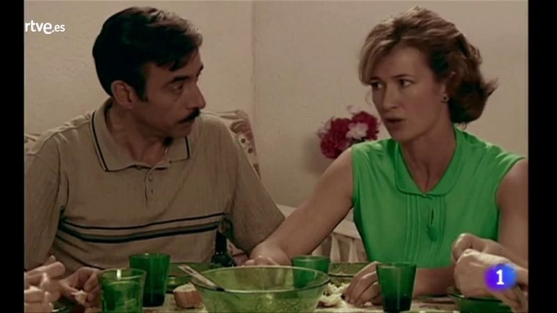 Cuéntame cómo pasó - Merche le canta las 40 a Antonio y Toni Cuéntame cómo pasó - Merche le canta las 40 a Antonio y Toni