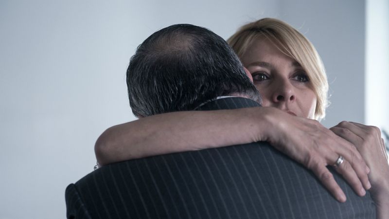 El Ministerio del Tiempo: El padre de Irene la salva del sanatorio ...