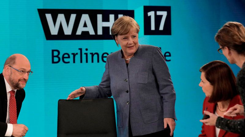 Telediario 1: Merkel, la mujer más poderosa de Alemania y del mundo ...