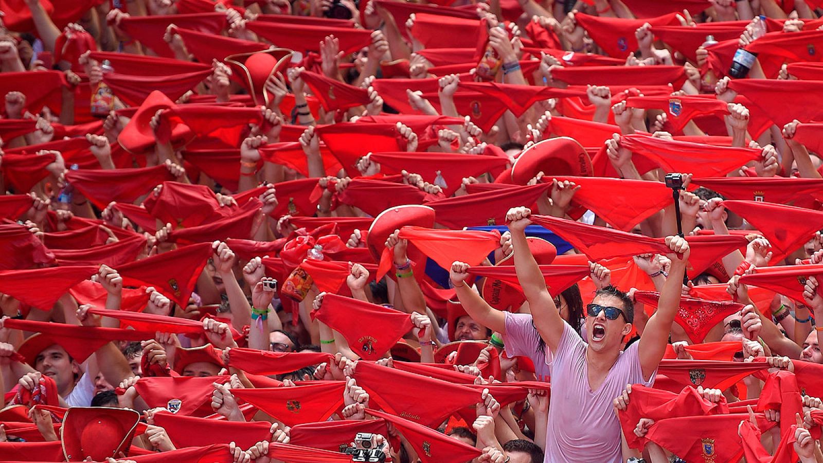Un Chupinazo Inclusivo Abre En Un Ambiente Festivo Rtve Es