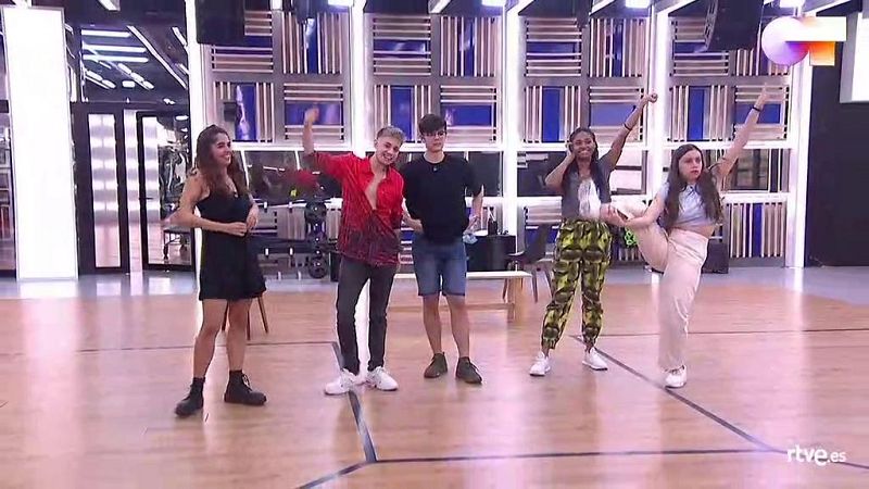 OT 2020 | OT 2020 canta "Díselo a la vida" en el primer pase de micros de la Gala Final de ...