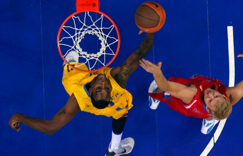 Baloncesto en RTVE: ¡Qué difícil es meter canasta! | RTVE Play