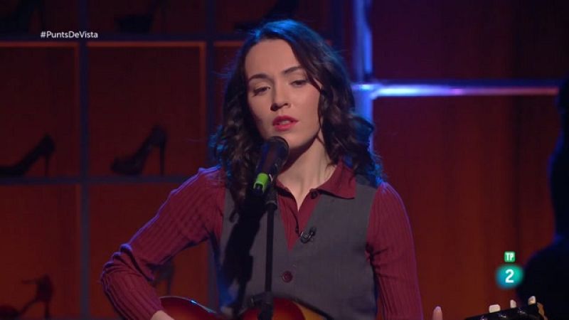 Entrevista i actuació de la cantautora Núria Graham