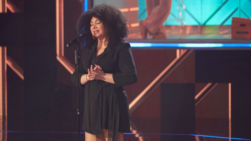 Genara emociona con su cover de "Si a veces hablo de ti"