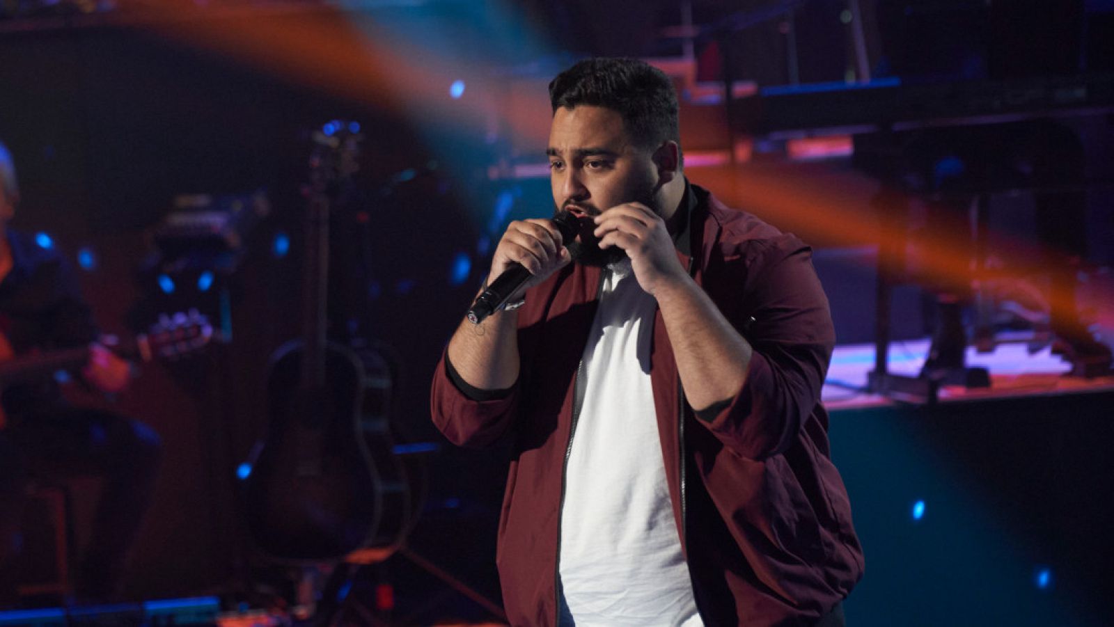 Esteban Hernández se atreve con un tema de Alejandro Sanz