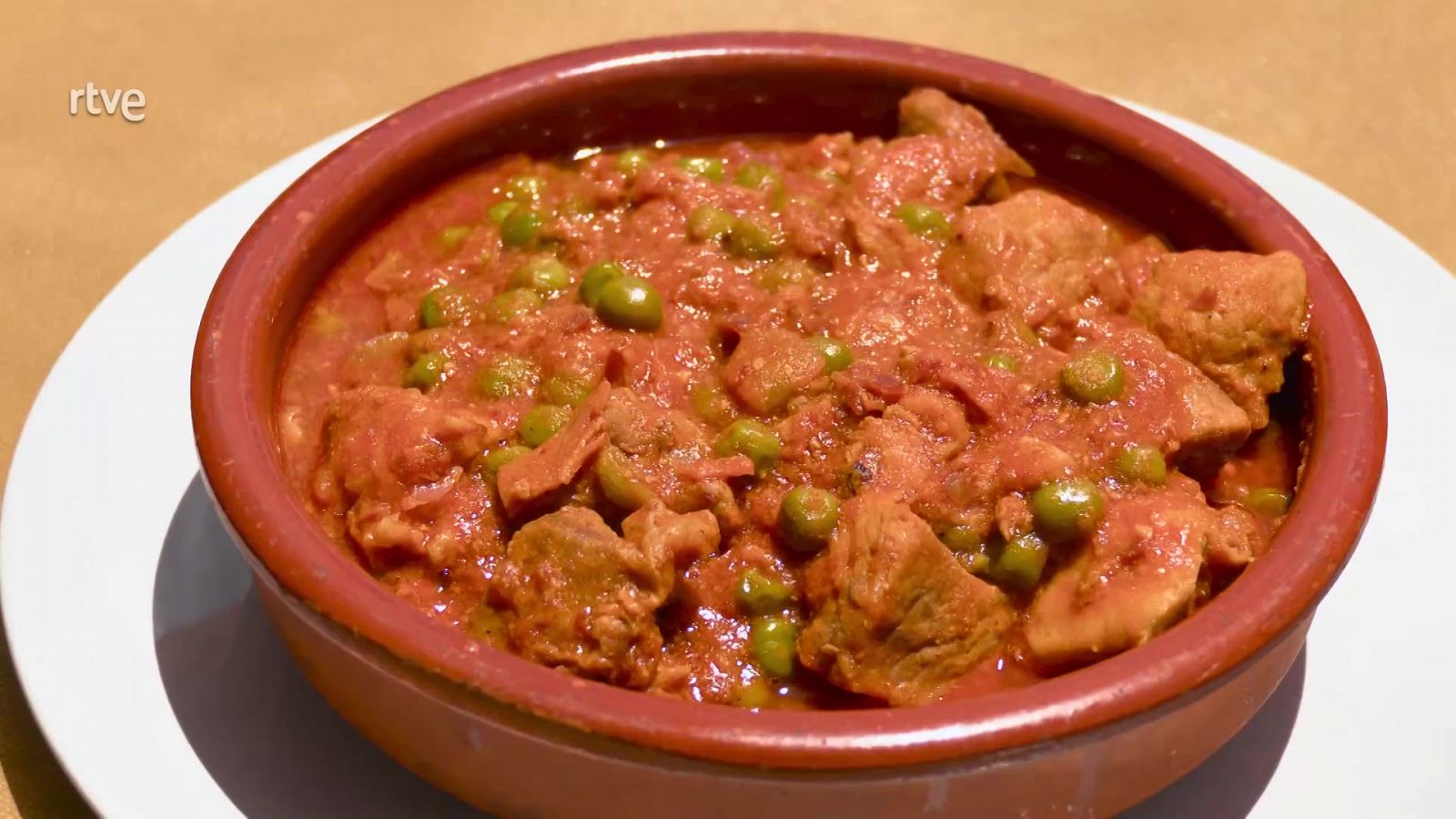 Receta de carcamusas: el guiso de carne que se deshace